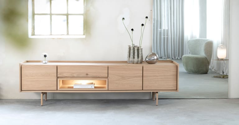 Collectie VALGARD: Scandinavische kasten van licht eikenhout